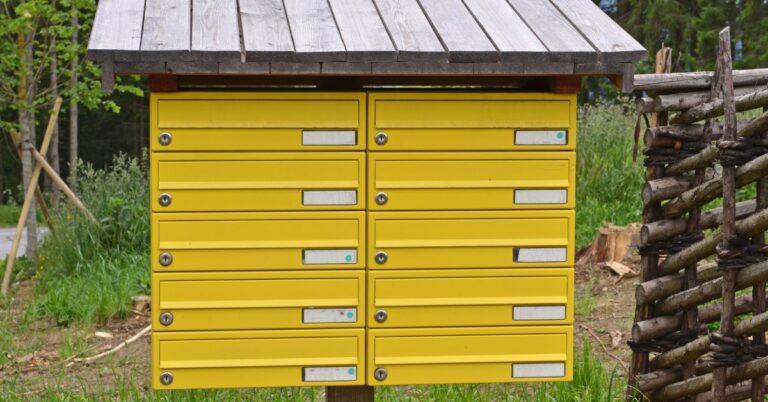 All About Freestanding Mailbox Systems: How They Work